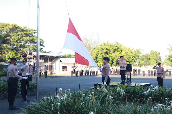 Dipimpin Kapolres, Polres Kepulauan Tanimbar menggelar Upacara Bendera HKN | Polres Kepulauan ...